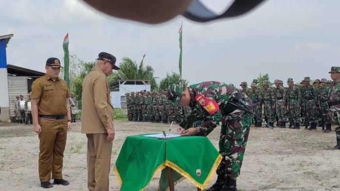 TNI Bangun 2 Kilometer Jalan Kampung di Asahan, Begini Respon Bupati ...
