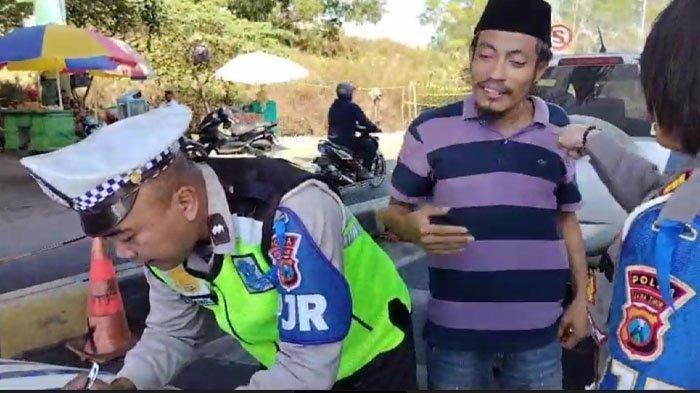 Tak Terima Ditilang Sopir Vitara Ngamuk, Cakar Polisi hingga Buang ...