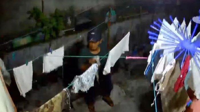 VIRAL LOKAL: Pria Terekam CCTV Curi Pakaian Dalam Wanita di Medan Amplas, Beraksi Malam-malam ...