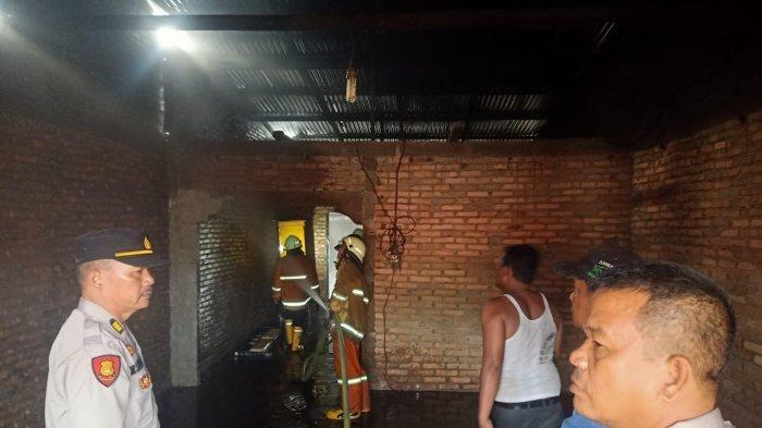 Tiga Rumah Permanen di Desa Juhar Dilalap Si Jago Merah - Tribun-medan.com