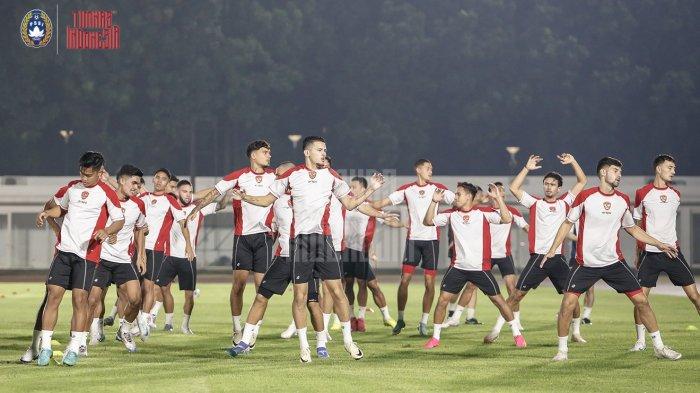 25 Pemain Timnas Indonesia Latihan Jelang Lawan China, Justin Hubner dan Calvin Verdonk ...