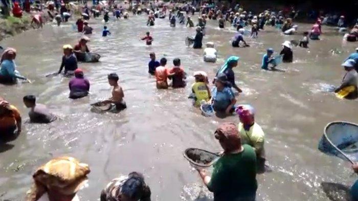 Sambut Pesta Tahunan, Warga Desa Barusjahe Lakukan Tradisi Ndurung, Ini ...