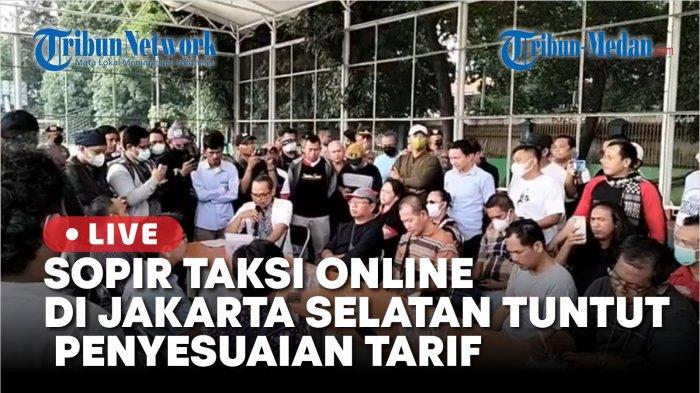 Tuntut Penyesuaian Tarif, Massa Sopir Taksi Online dan Gojek Gelar Pertemuan di Lapangan Blok S ...