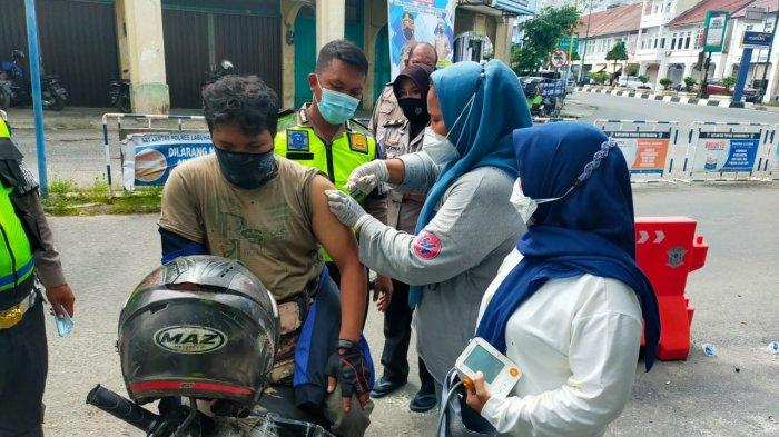 Sat Lantas Polres Labuhanbatu Mobilisasi Masyarakat Ikuti Vaksin