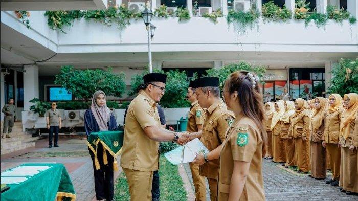 Jelang Akhir Tahun, Pemko Medan Lantik 100 Pejabat Fungsional - Tribun ...