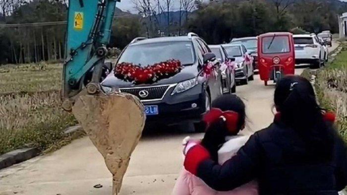 Mobil Rombongan Pengantin Pria Dihalangi Warga Masuk Desa, Berawal dari ...