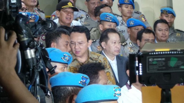 Ahok Membisu dan Pasang Muka Masam - Tribun-medan.com