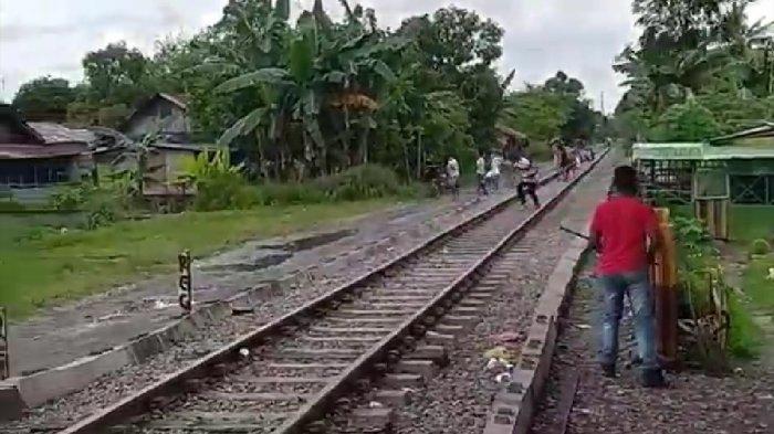 Bajing Loncat di Mabar Mengganas, Kini Tiap Hari Peras dan Lempari Batu ...