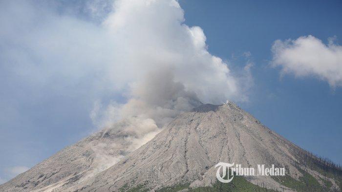 Gunung Sinabung Erupsi Beruntun, Muntahkan Abu Vulkanik Setinggi 1000 Meter - Tribun-medan.com