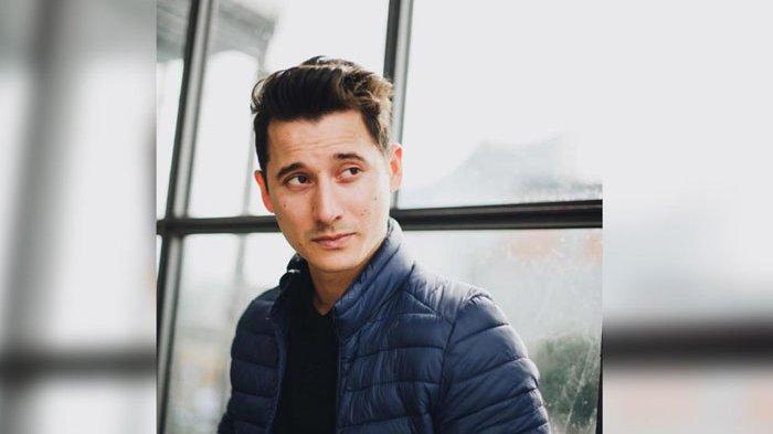 Nino Fernandes Berperan Layaknya Mark Zuckerberg di Film Ada Apa Cinta ...