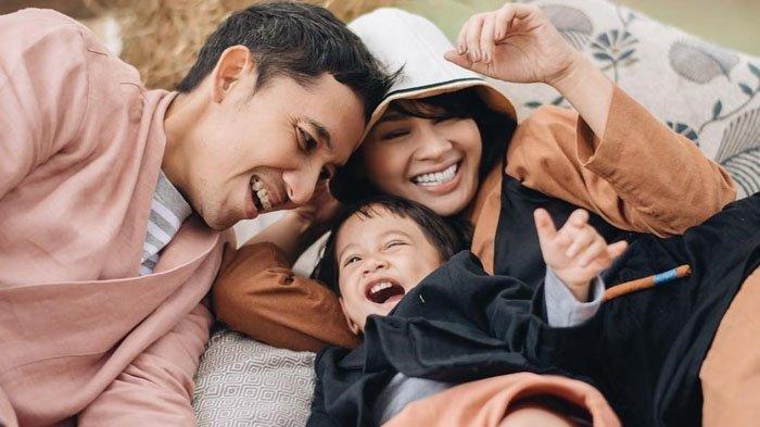 Menilik Potret Keseruan Andien Aisyah saat Berkunjung ke Pasar ...