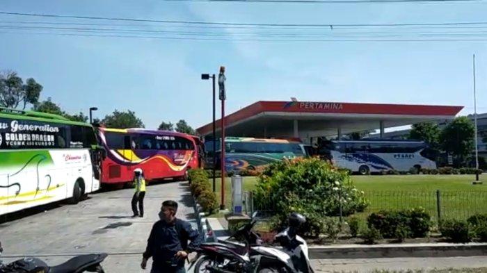 Dampak Kelangkaan BBM, Sejumlah SPBU Diserbu Pengendara, Antrean Panjang Sebabkan Kemacetan ...