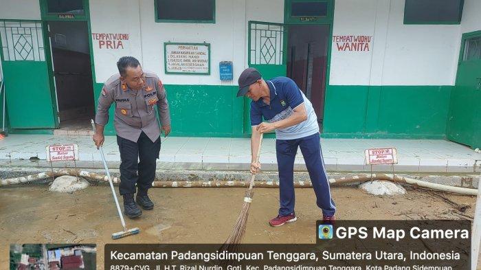Personel Polres Padangsidimpuan Berjibaku Bantu Warga Terdampak Banjir - Tribun-medan.com