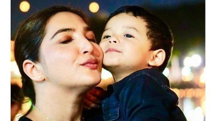 Punya Wajah Rupawan, Sosok Cantik Pengasuh Arsya Hermansyah Jadi ...