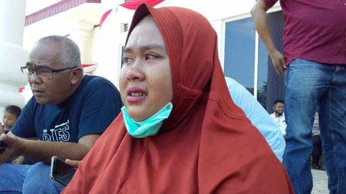 Aulia Sayidina Menangis Ceritakan Kondisi Abang Kandungnya di Malaysia ...