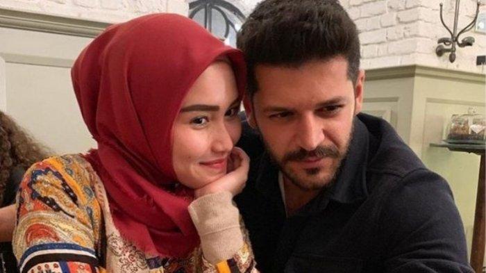 Begitu Romantis, Potret Ayu Ting Ting Foto Bareng dengan Cowok Ganteng ...