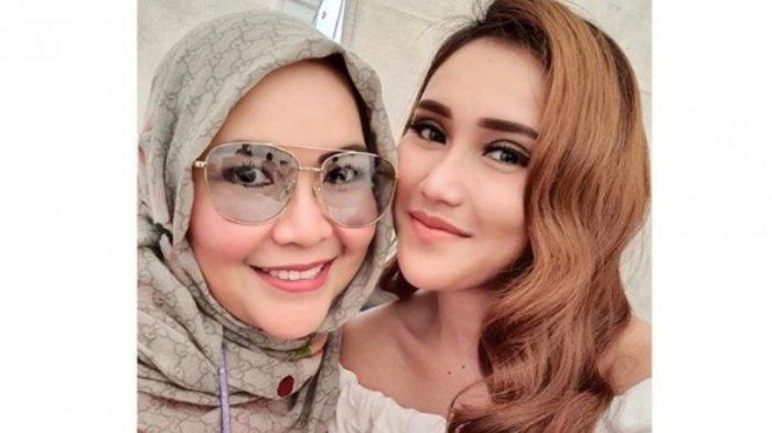 Pamer Perhiasan di Tubuhnya, Ibu Ayu Ting Ting Banjir Cibiran, Disebut Toko Emas Berjalan ...