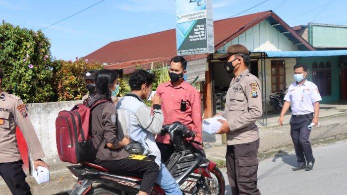 Polres Humbahas Imbau Masyarakat Ikuti Prokes dan Bagikan Masker ...