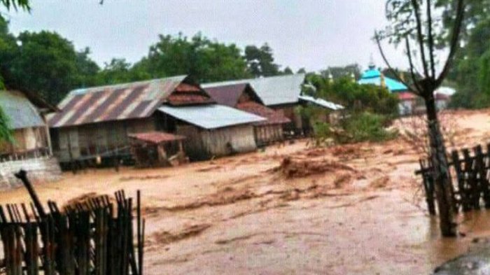 Satu Desa di Bima di Hantam Banjir Bandang, Satu Rumah Panggung Hanyut! - Tribun-medan.com