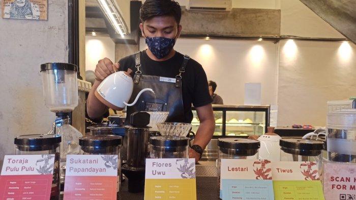 Sajian Kopi Khas Lokal di Filosofi Kopi Flagship, Ada Spot foto ...