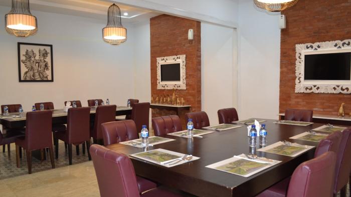 Restoran Bebek Tepi Sawah Sediakan Ruang VIP dengan Hiasan Khas Bali ...