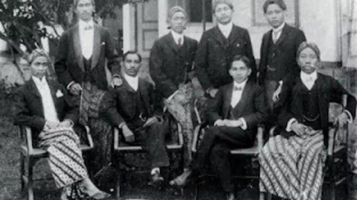 Organisasi Budi Utomo: Sebagai Upaya Perjuangan Melalui Pendidikan dan ...