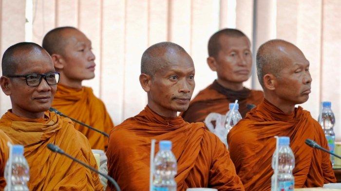 Mengenal Biksu Thudong yang Lakukan Perjalanan Ribuan Kilometer Menuju ...