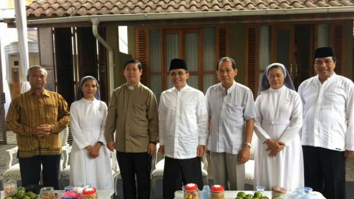 Istri Abdullah Azwar Anas Dicalonkan Jadi Bupati Banyuwangi, Sugirah ...