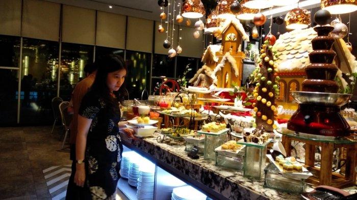 Makan Rumahan dengan Buffet International di Camridge Hotel - Tribun ...