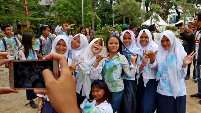 NEWS VIDEO: Polisi Sita Cat Semprot Corat-Coret Ratusan Pelajar SMP ...