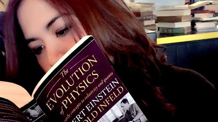 Artis Cantik Ini Dulu Pernah Berhubungan Dekat dengan Menteri, Kini ...