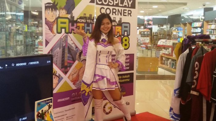 Ada Cosplay Corner untuk Pecinta Kostum ala Tokoh Animasi di Toko Buku ...