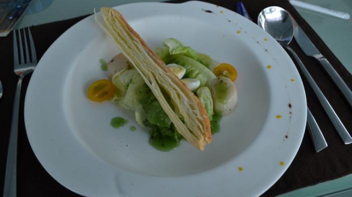 Crispy Green Salad, Menu Pembuka Baru di The Edge Restaurant - Tribun ...