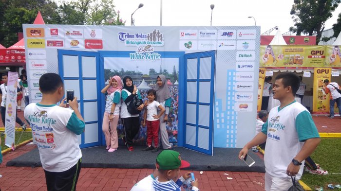 Area Photo Booth Jadi Rebutan Warga - Tribun-medan.com