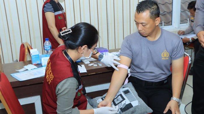 Jamin Kesehatan dalam Pelayanan, Polres Samosir Pemeriksaan Kesehatan Berkala - Tribun-medan.com