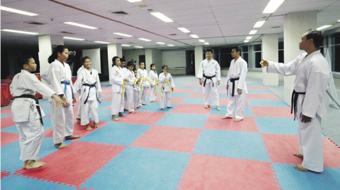 Donny Darmawan Penghargaan untuk Atlet Berprestasi - Tribun-medan.com