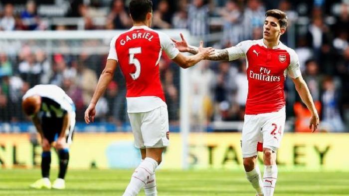 Duet Gabriel dengan Koscielny Tak Tergantikan di Lini Pertahanan ...