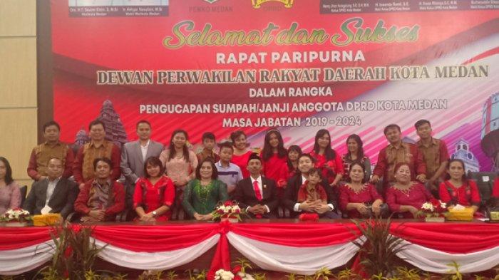 Pengusaha BPK Tesalonika Bawa 25 Anggota Keluarga Hadiri Pelantikan ...