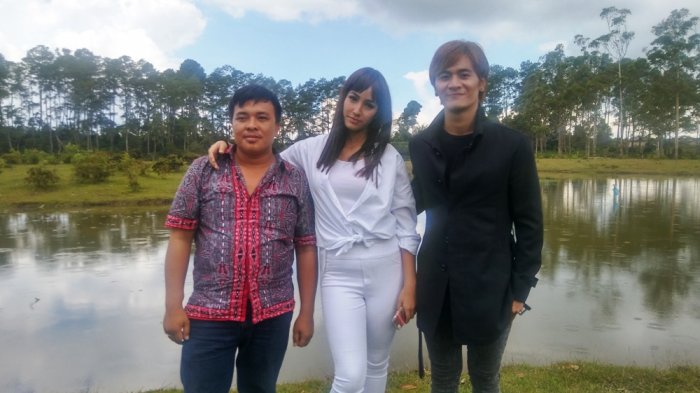 Balik dari Belanda, Dara Batak nan Cantik Irish Siap Mewarnai Modeling ...