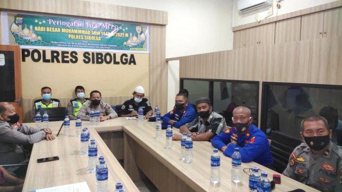 Polres Sibolga Ikuti Peringatan Isra Miraj dengan Zoom Meeting - Tribun-medan.com