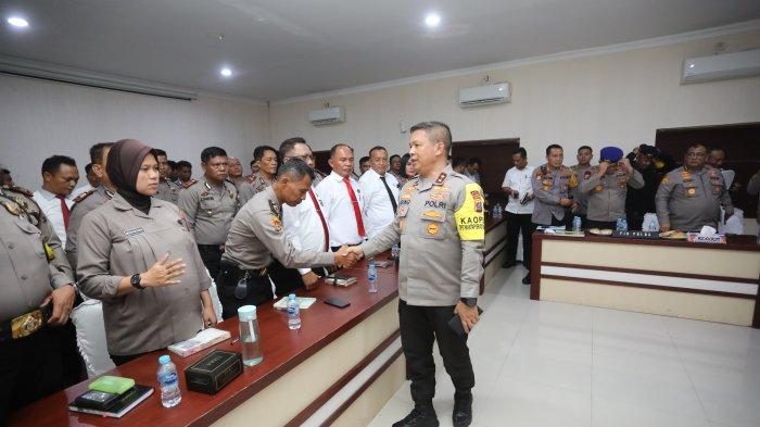 Kunjungi Polres Taput, Kapolda Minta 161 Personel Dapat Merubah ...
