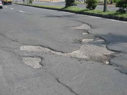 Baru Dua Minggu Dikerjakan tapi Aspal Sudah Retak-retak, Inikan ...