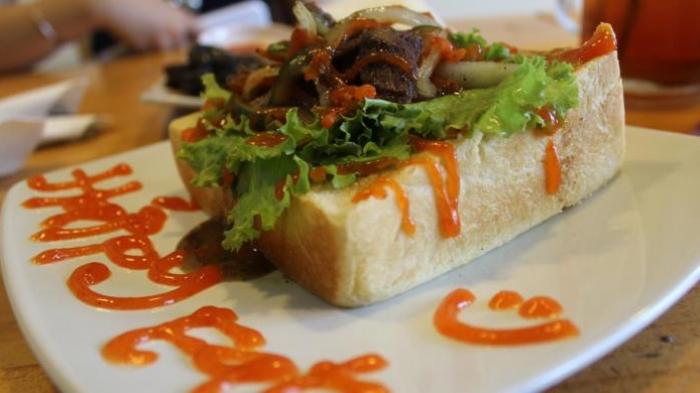 Roti Tebal dengan Isian Manis Hingga Pedas - Tribun-medan.com