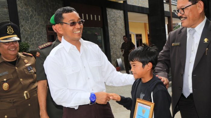 JR Saragih akan Jadikan Boy Saragih Jadi Atlet Nasional - Tribun-medan.com