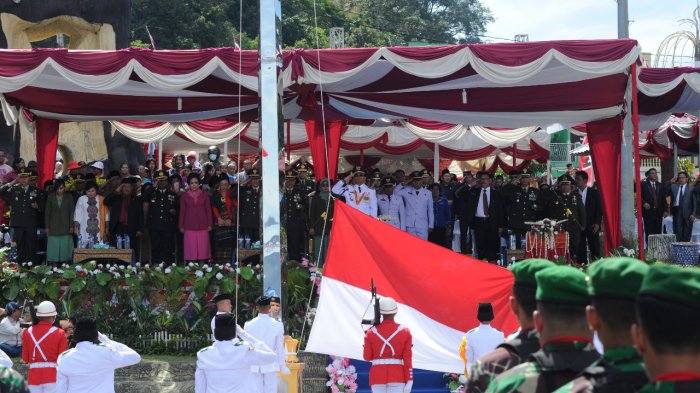 Rayakan HUT Ke-72 RI di Danau Toba, Ternyata JR Saragih Punya Alasan ...