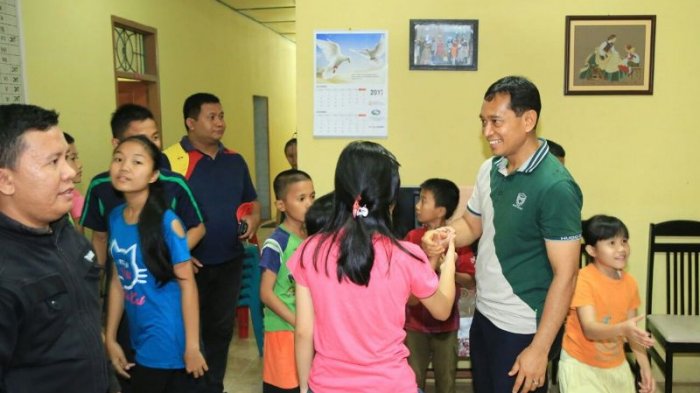 Anak Panti Asuhan Bukit Kalvari Komentari Sosok JR Saragih - Tribun ...