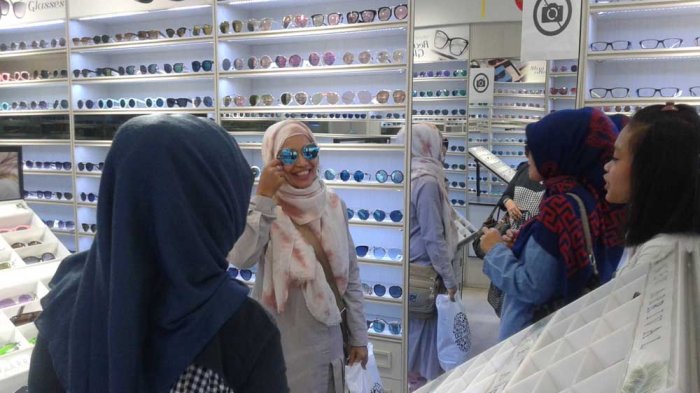 Lovestlye Kacamata Baca Punya Variasi Frame Bikin Penampilan Stylelist ...