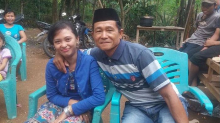 Cantiknya Gadis 18 Tahun yang Dinikahi Kakek 62 Tahun, Bikin Baper Jomblo - Tribun-medan.com