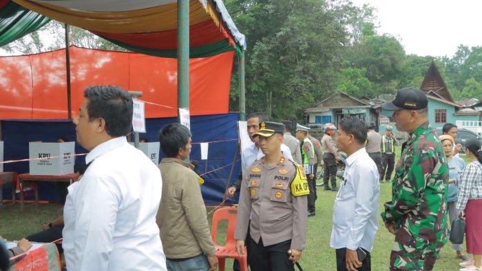 Kapolres Samosir dan Forkopimda Pantau Langsung Pelaksanaan Pemungutan Suara Pemilu 2024 ...