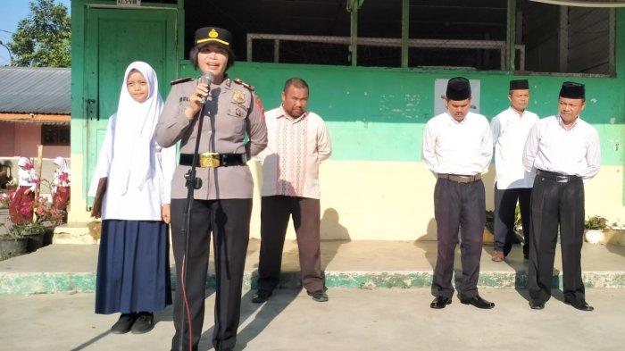 Upacara di MTS Khoirottul Islamiyah, Kapolsek Siantar Marihat Edukasi Pelajar Jauhi Kenakalan ...